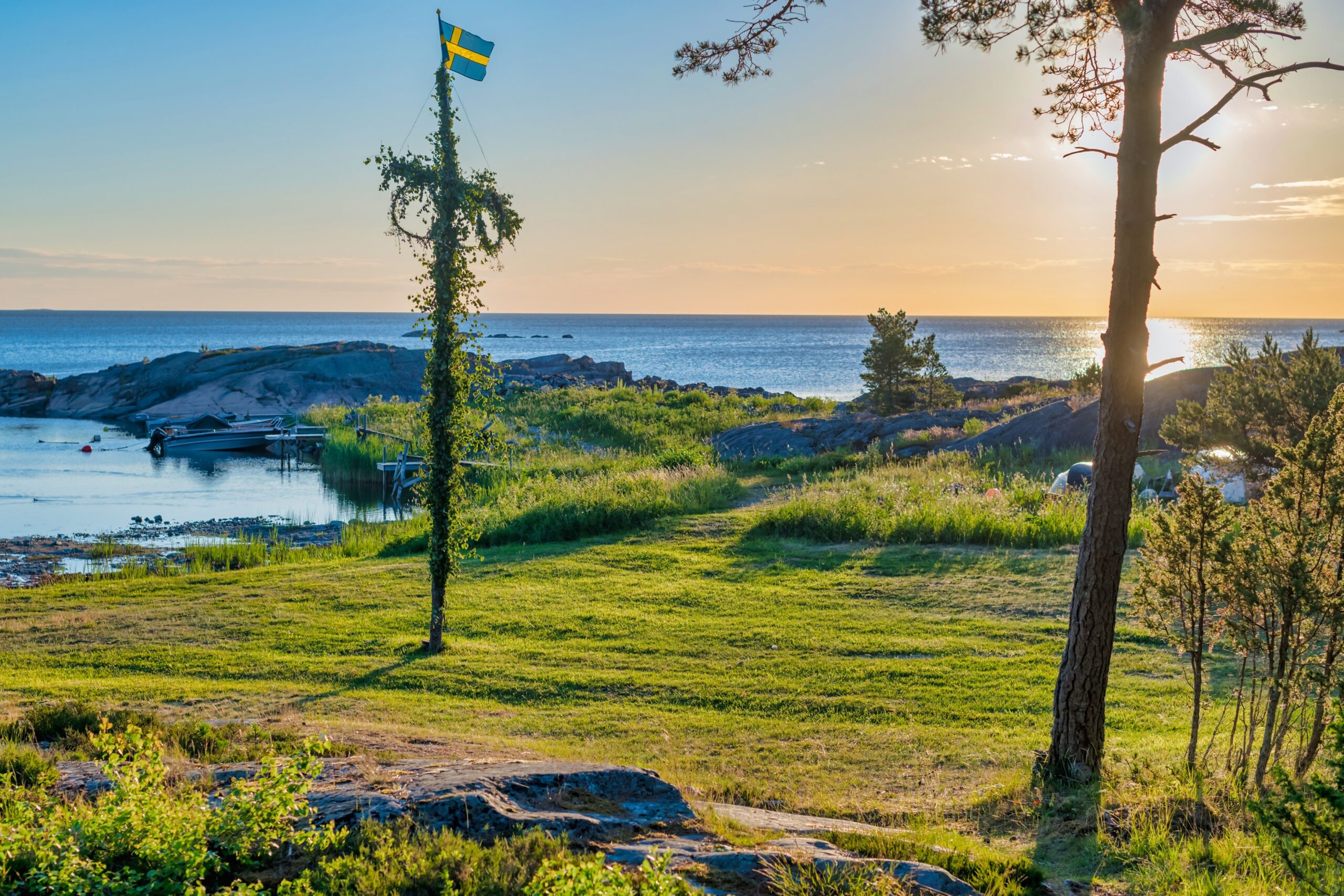 Glad midsommar önskar vi på kansliet | Svenska Taxiförbundet